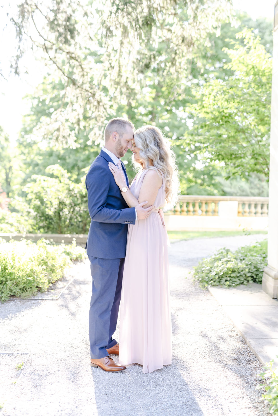 Lyndsay & Skylar's Engagement Photoshoot at Newfields in Indianapolis ...