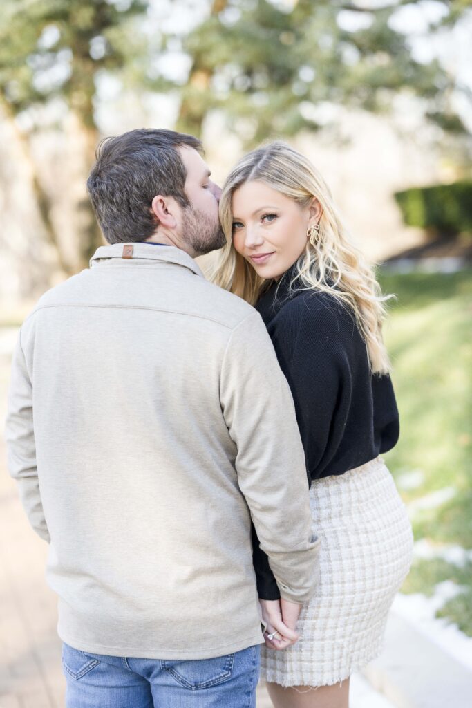 A Winter Laurel Hall Engagement Session - mariamckenziephotography.com